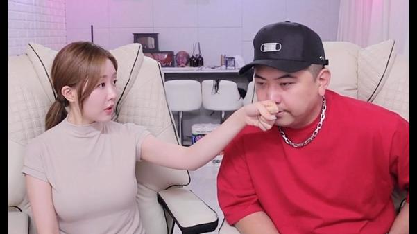 [캐치][최가네] 불R ? 에 바르는 건데... ㅋㅋㅋㅋ (ft.이요x최군) | SOOP VOD