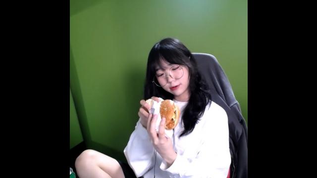 [캐치]햄버거링 밀당하는 이라333 | SOOP VOD