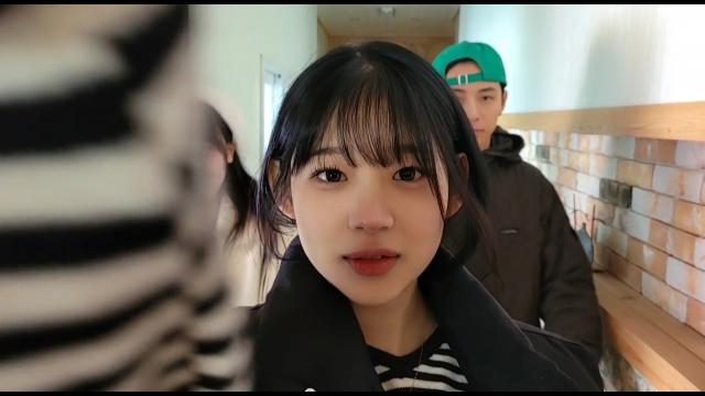 카메라 렌즈 닦아주는 지율이 💘 | SOOP VOD