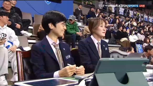 IBK기업은행:흥국생명 V리그 여자배구 생방송 🏐 | SOOP VOD