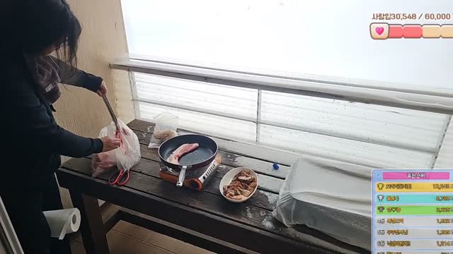 [클립]풍년크루)삼겹살 먹방! feat.짭행순 - [302]엄삼용 - no.4 | SOOP VOD