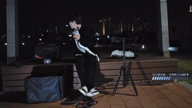 [클립]천안 성성호수공원 짧은 버스킹!! 39.5 | SOOP VOD