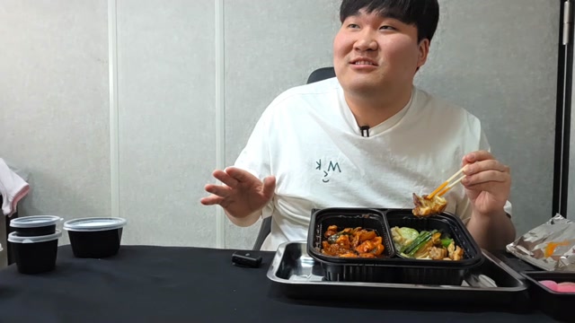 모닝 기영이숯불두마리치킨먹방 | SOOP VOD