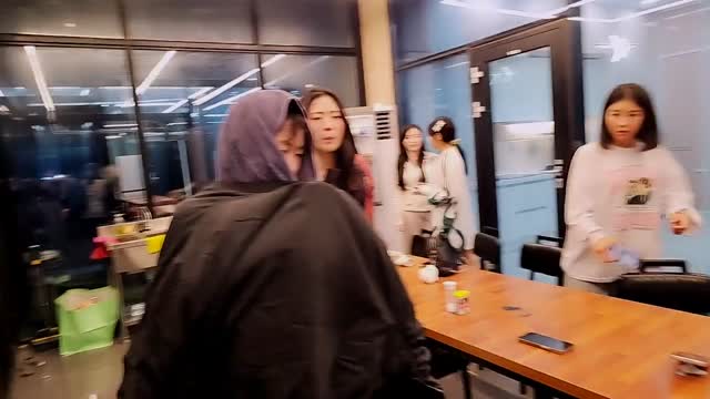 [캐치]유더 백허그 하는 송초희 [팀진우] 1박2일 첫 MT | SOOP VOD