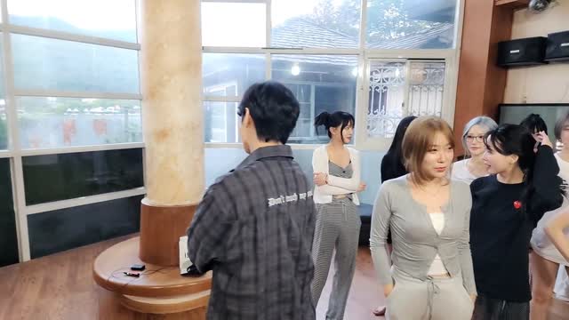 [캐치]안예슬x남순 잠시 후 비키니...1박2일 수니그룹MT | SOOP VOD